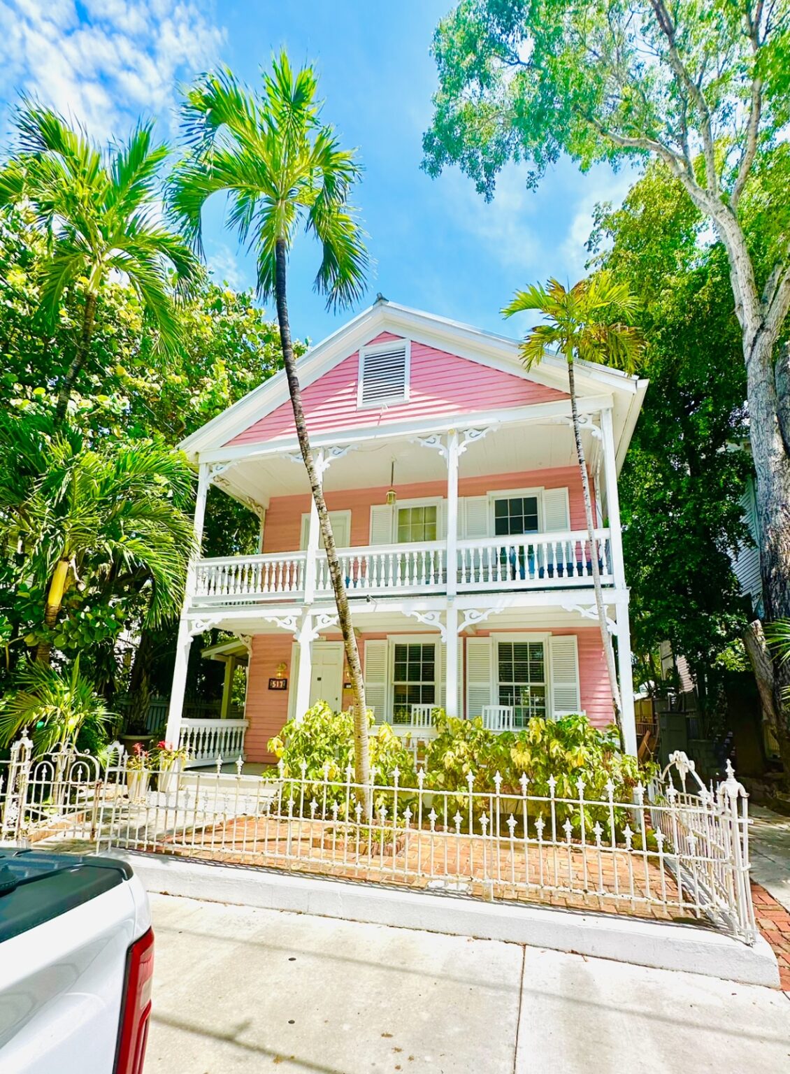 Exploring the Pretty Houses of Key West: A Colorful Journey Through ...